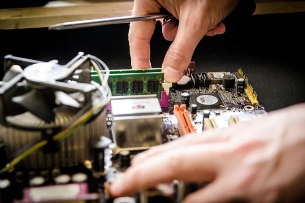 Bengkel Motherboard Pangkalan Jati Lama Depok - Maestronik